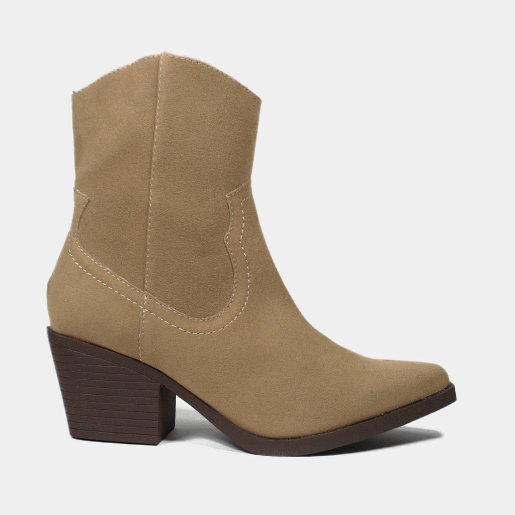 Ramona Arena – newgbzapateria